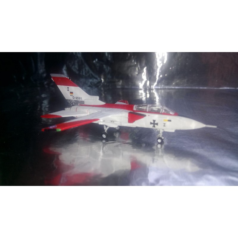 * Herpa Wings 556620 Panavia MRCA Prototype P.01 "First Flight" Panavia ...