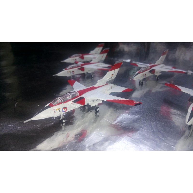 * Herpa Wings 556620 Panavia MRCA Prototype P.01 "First Flight" Panavia ...
